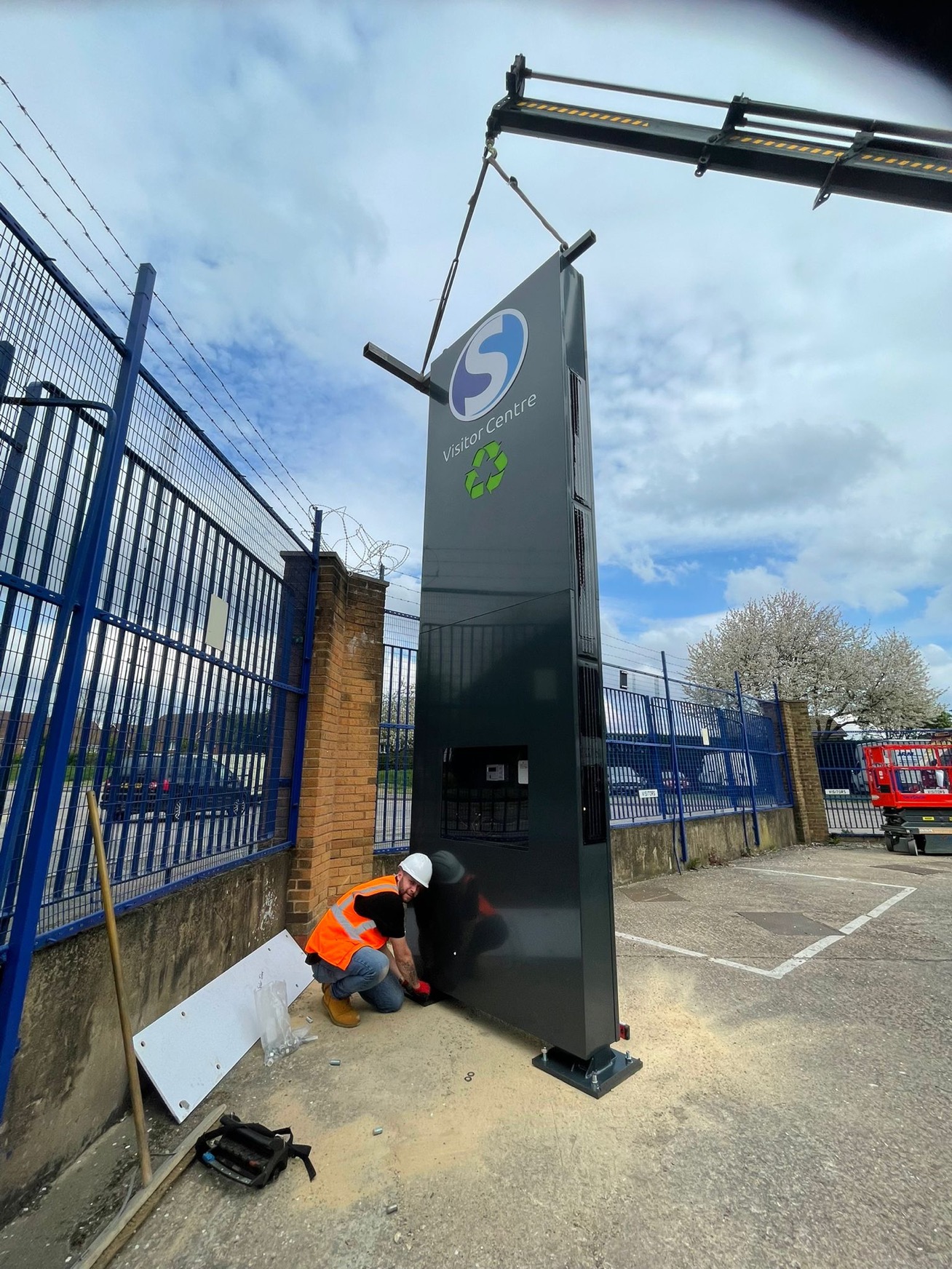 uksignboards.com | Marlec Creates Renewable Powered Signage for SignFab
