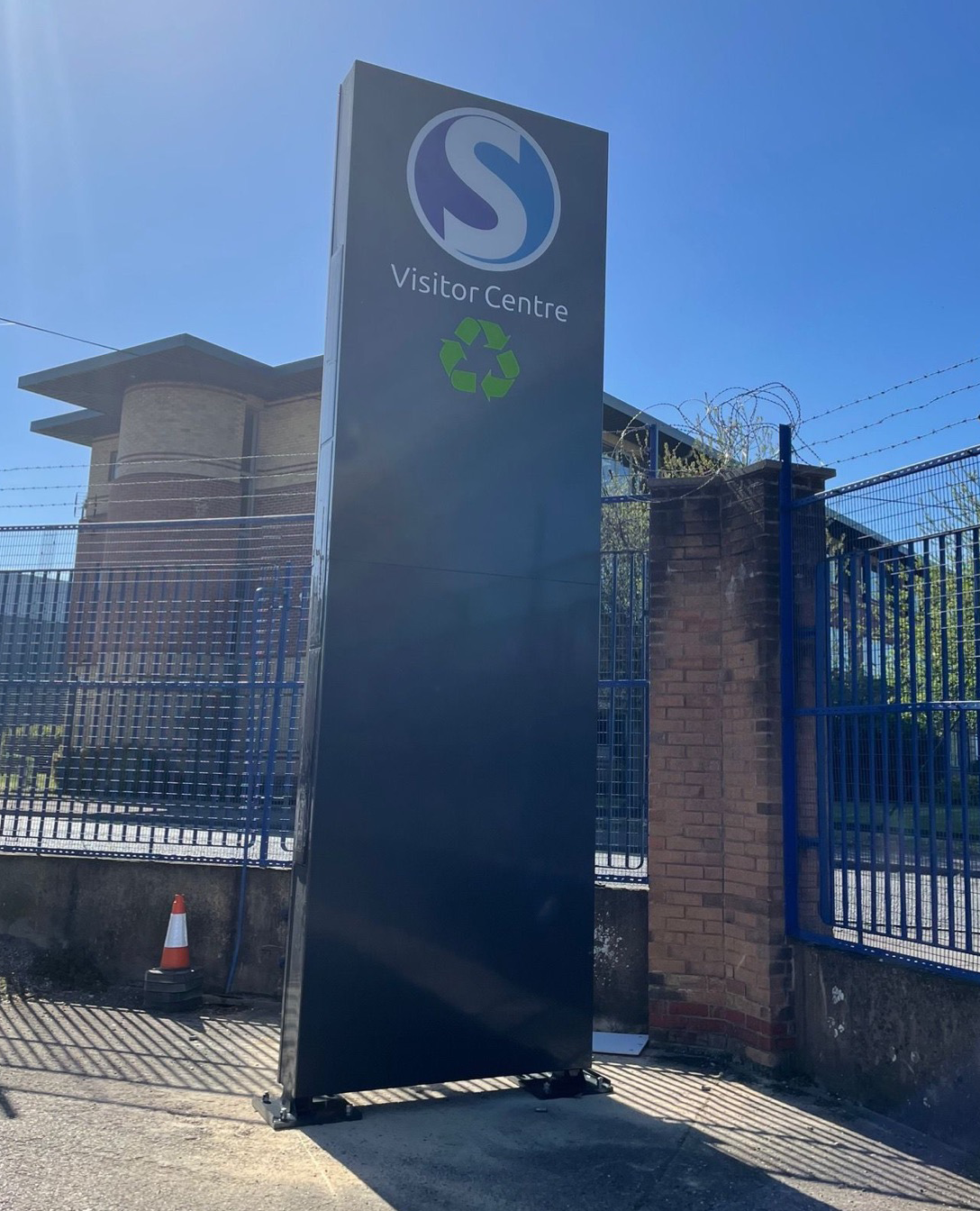 uksignboards.com | Marlec Creates Renewable Powered Signage for SignFab